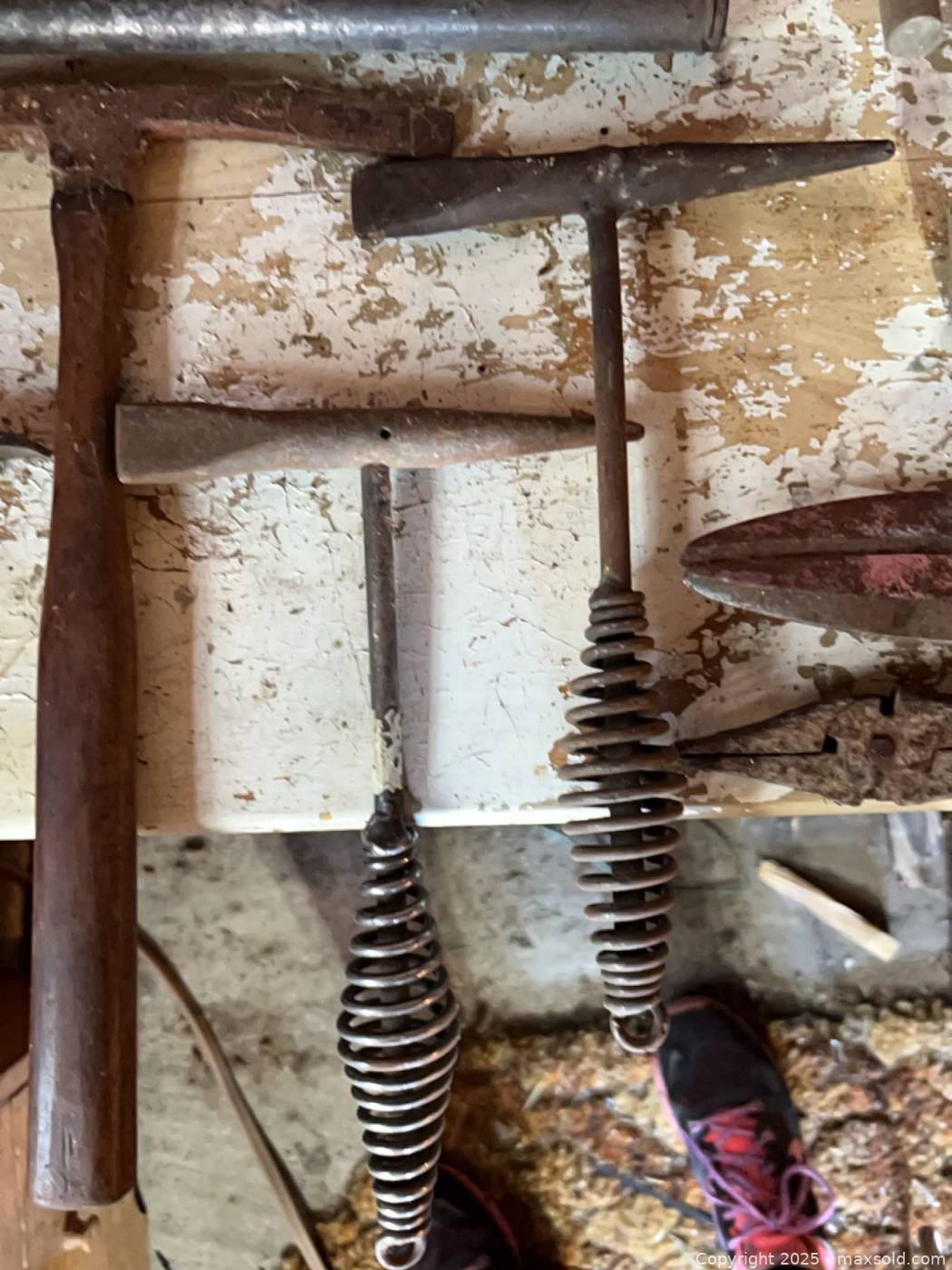 13 antique and vintage hand tools | Maxsold