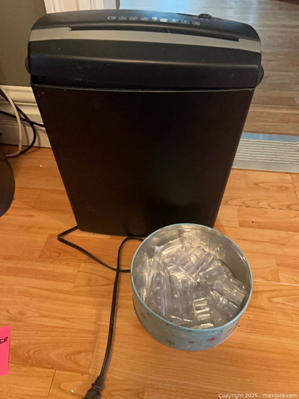 Electric paper shredder and coin roller tin | Maxsold