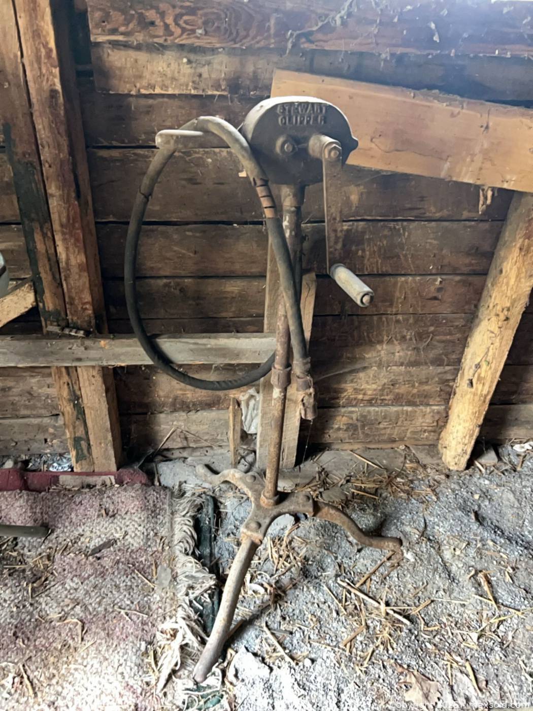 Stewart hand-crank livestock clipper | Maxsold