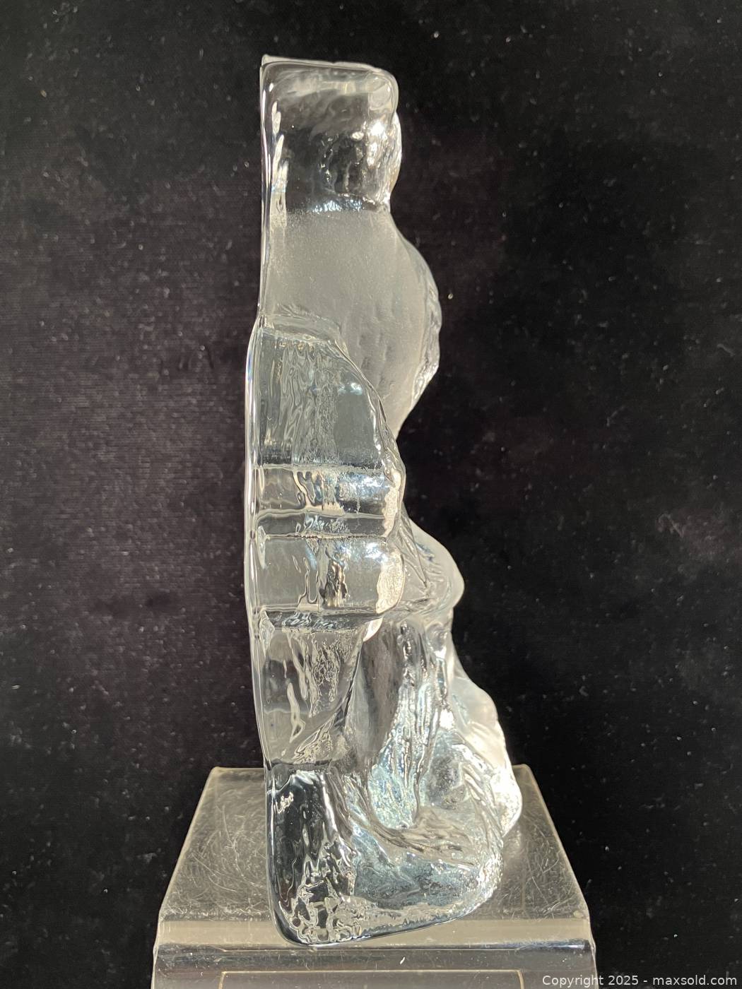 Vintage Viking Glass Robin Paperweight | Maxsold