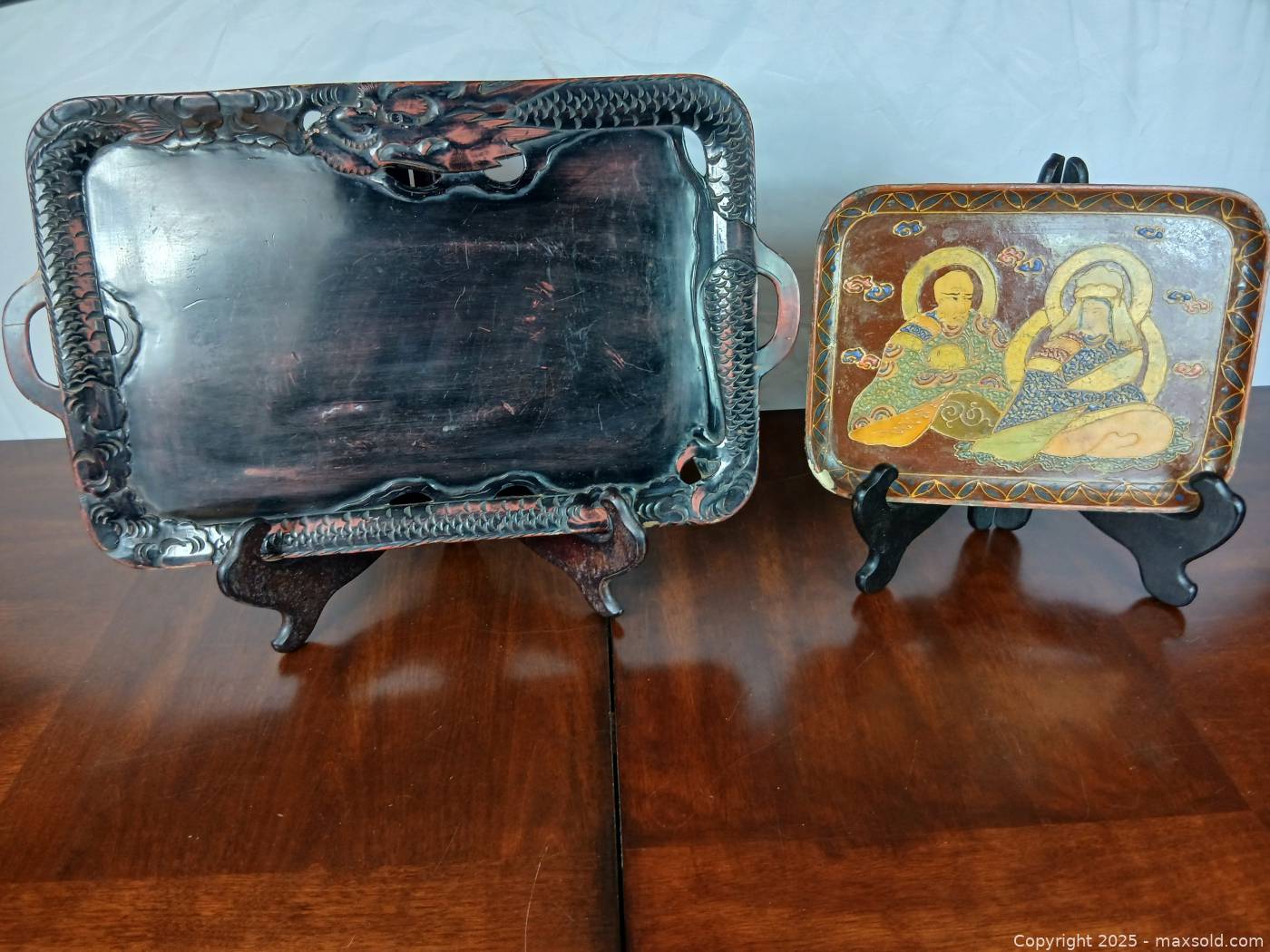 Dragon motif metal tray and lacquered painted tray | Maxsold