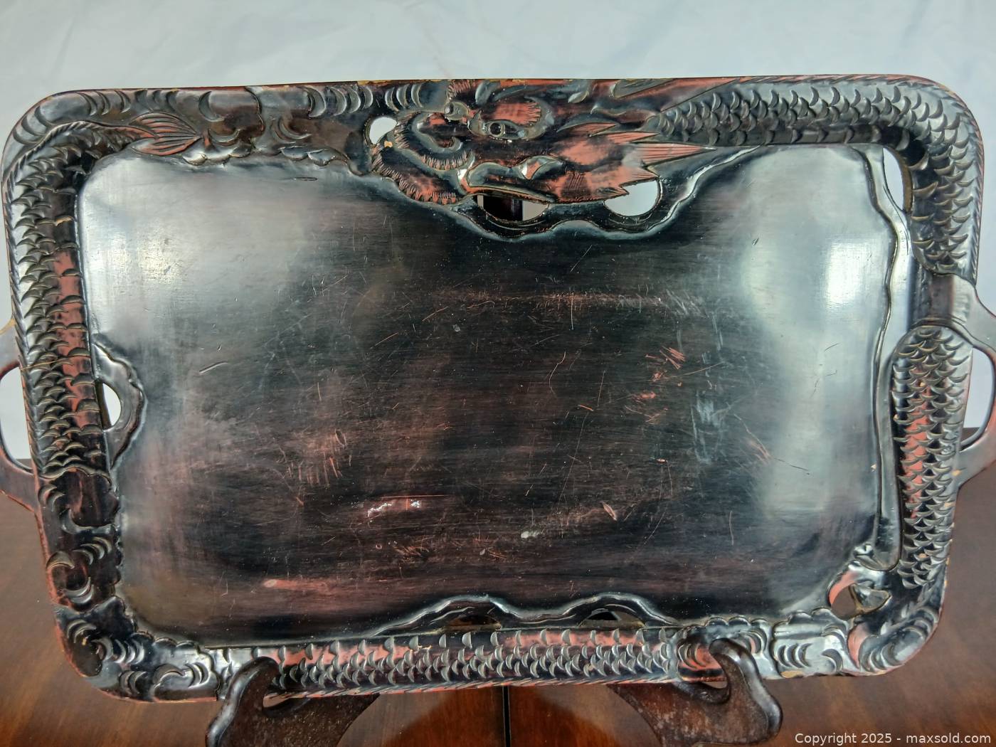 Dragon motif metal tray and lacquered painted tray | Maxsold