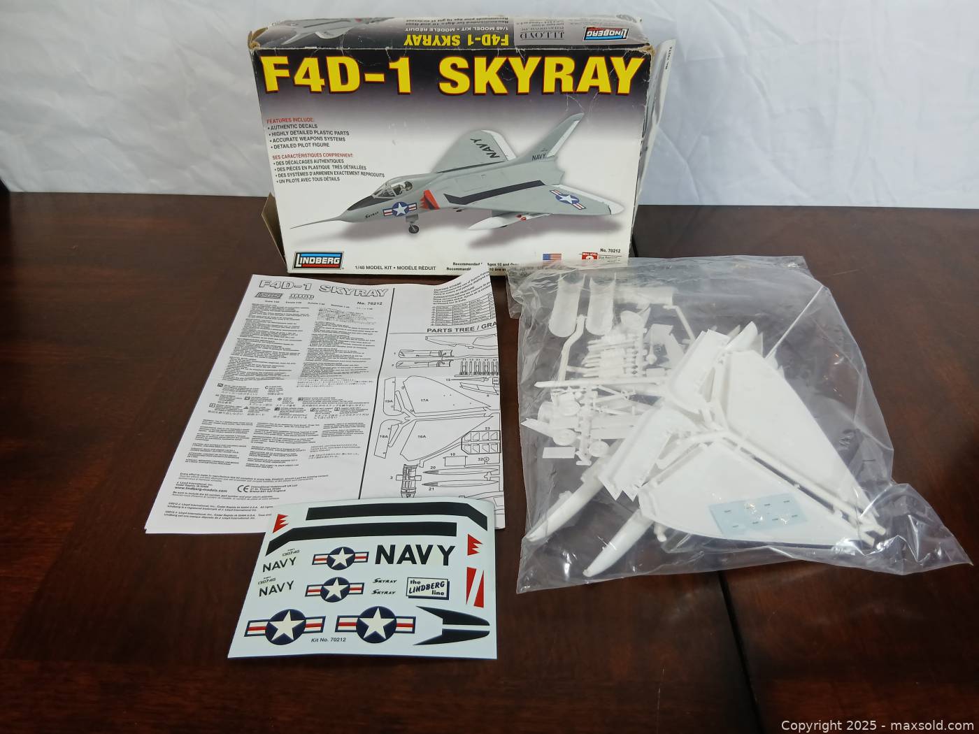 Unassembled model aircraft kits, 7 boxes | Maxsold
