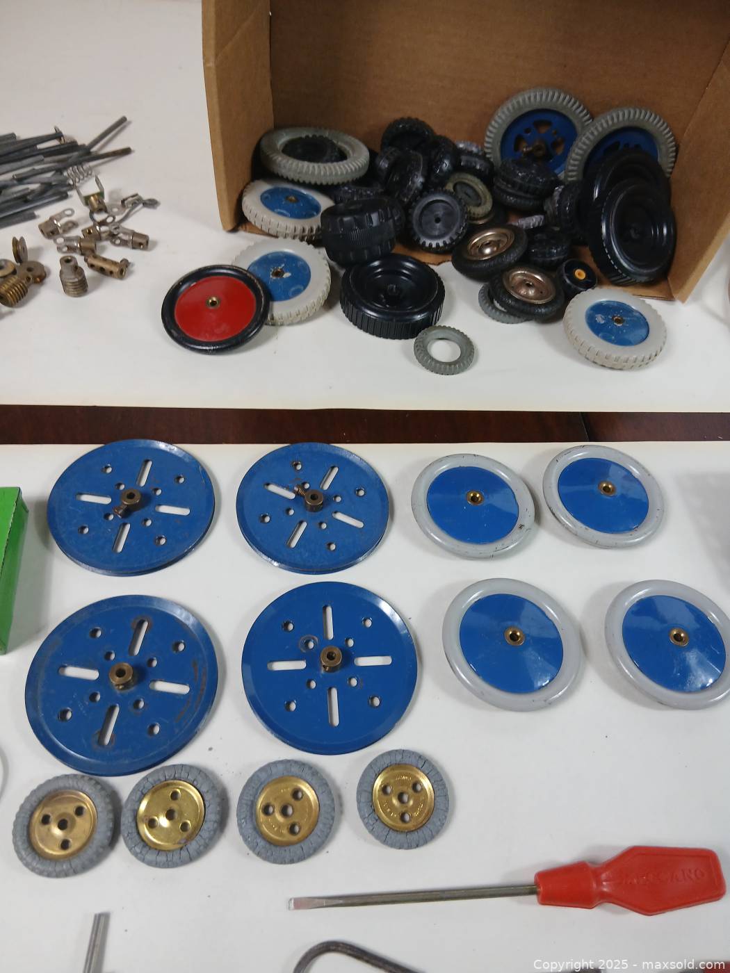 Assorted Vintage Meccano Parts and Tools | Maxsold
