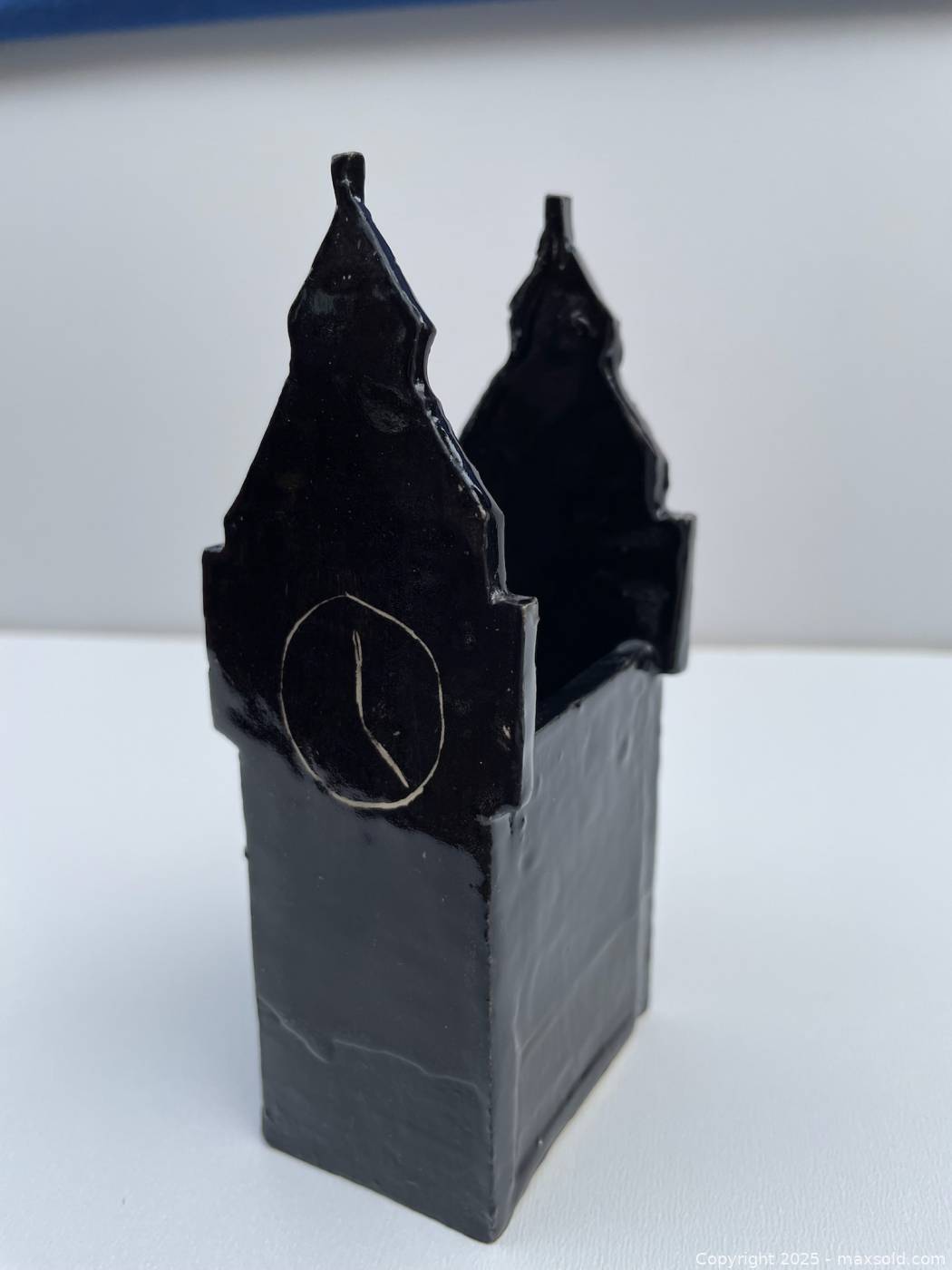 Handmade ceramic Big Ben pen holder with two Union Jack flags | Maxsold