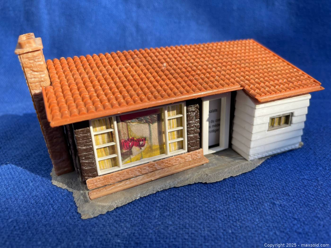 HO scale plastic model railroad house kit parts only | Maxsold