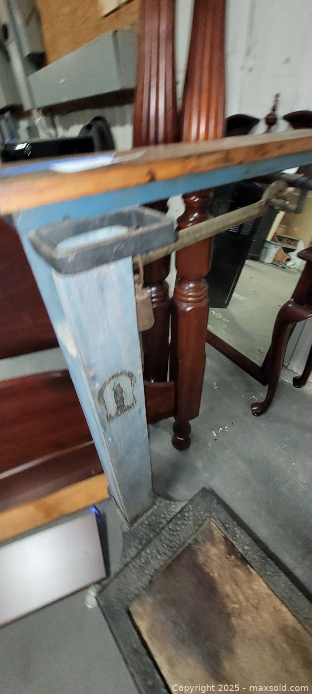 Vintage platform beam scale | Maxsold