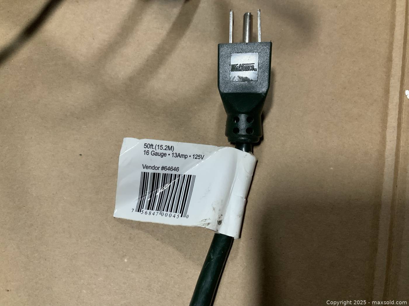 Assorted power, audio/video & extension cords | Maxsold