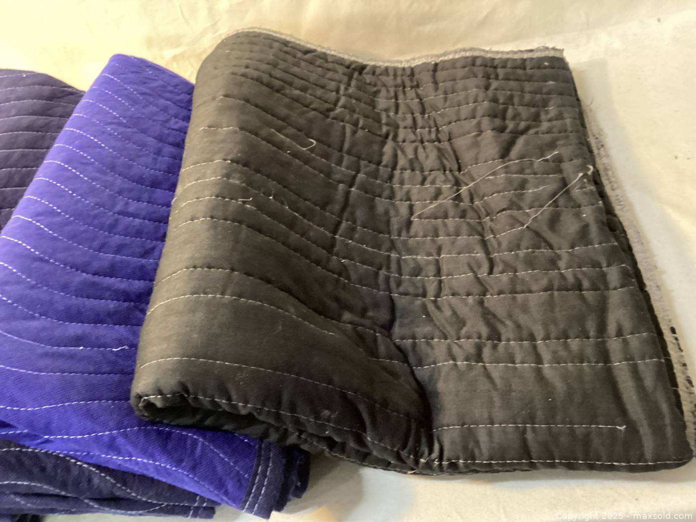 Six Quilted Moving Blankets | Maxsold