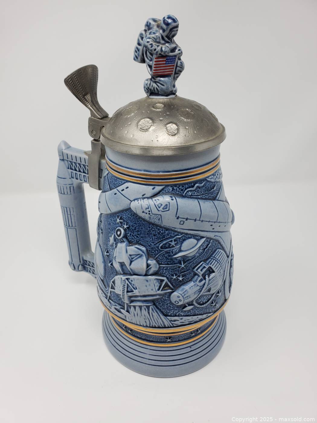 1991 Avon Conquest of Space Beer Stein | Maxsold