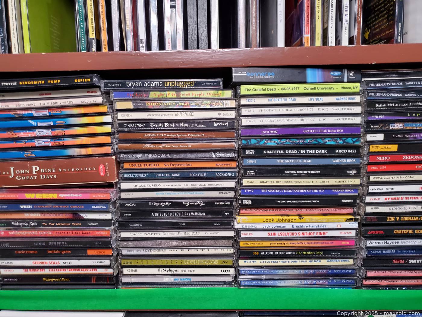 Assorted music CDs | Maxsold