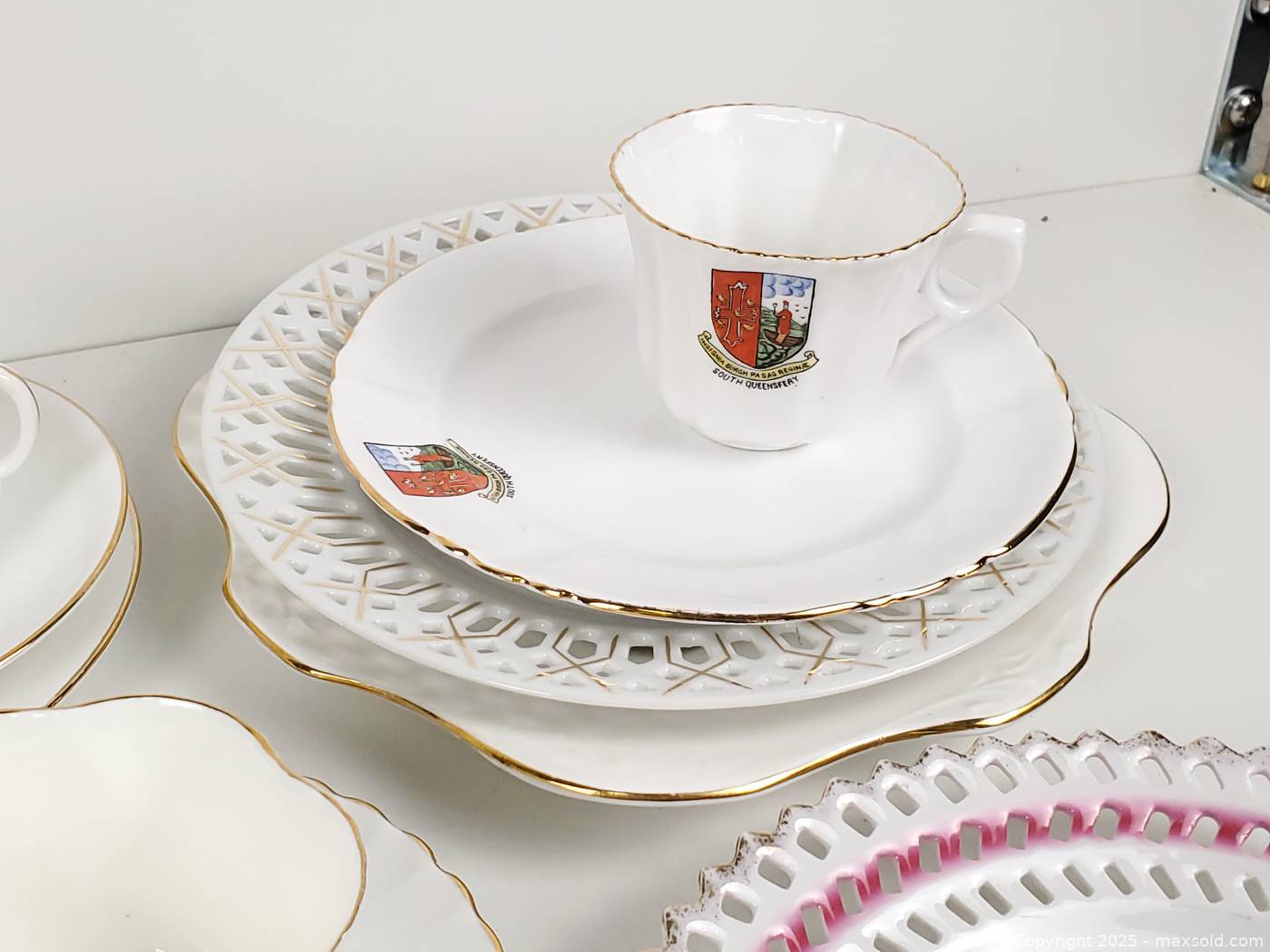 English crested china teacups, saucers, reticulated plates & glassware ...