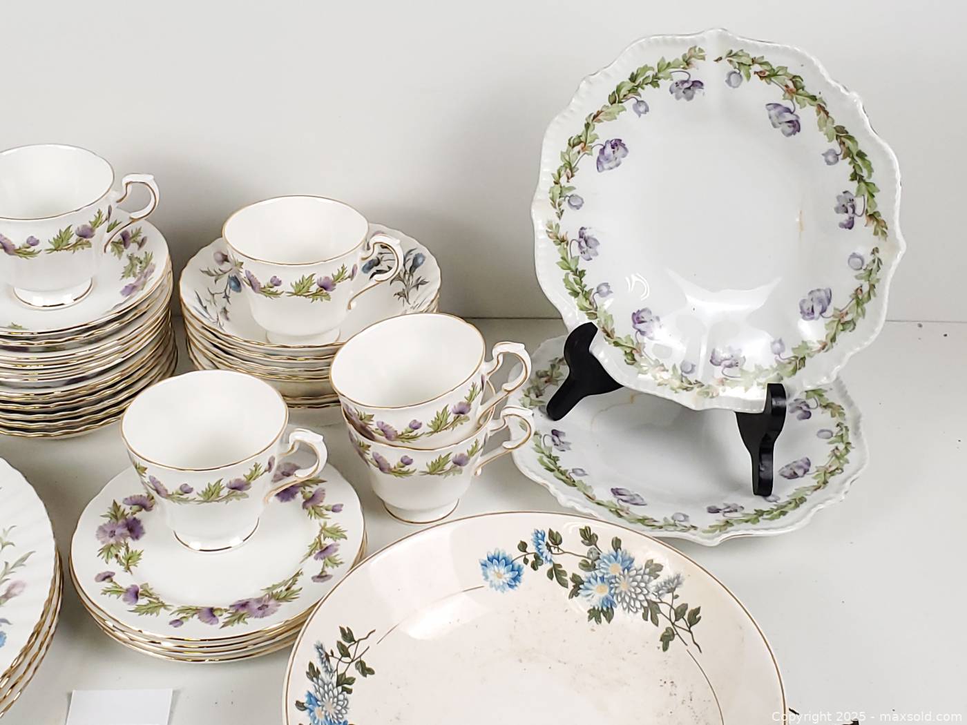 Royal Albert Brigadoon Bone China 49-Piece Tea & Plate Set | Maxsold