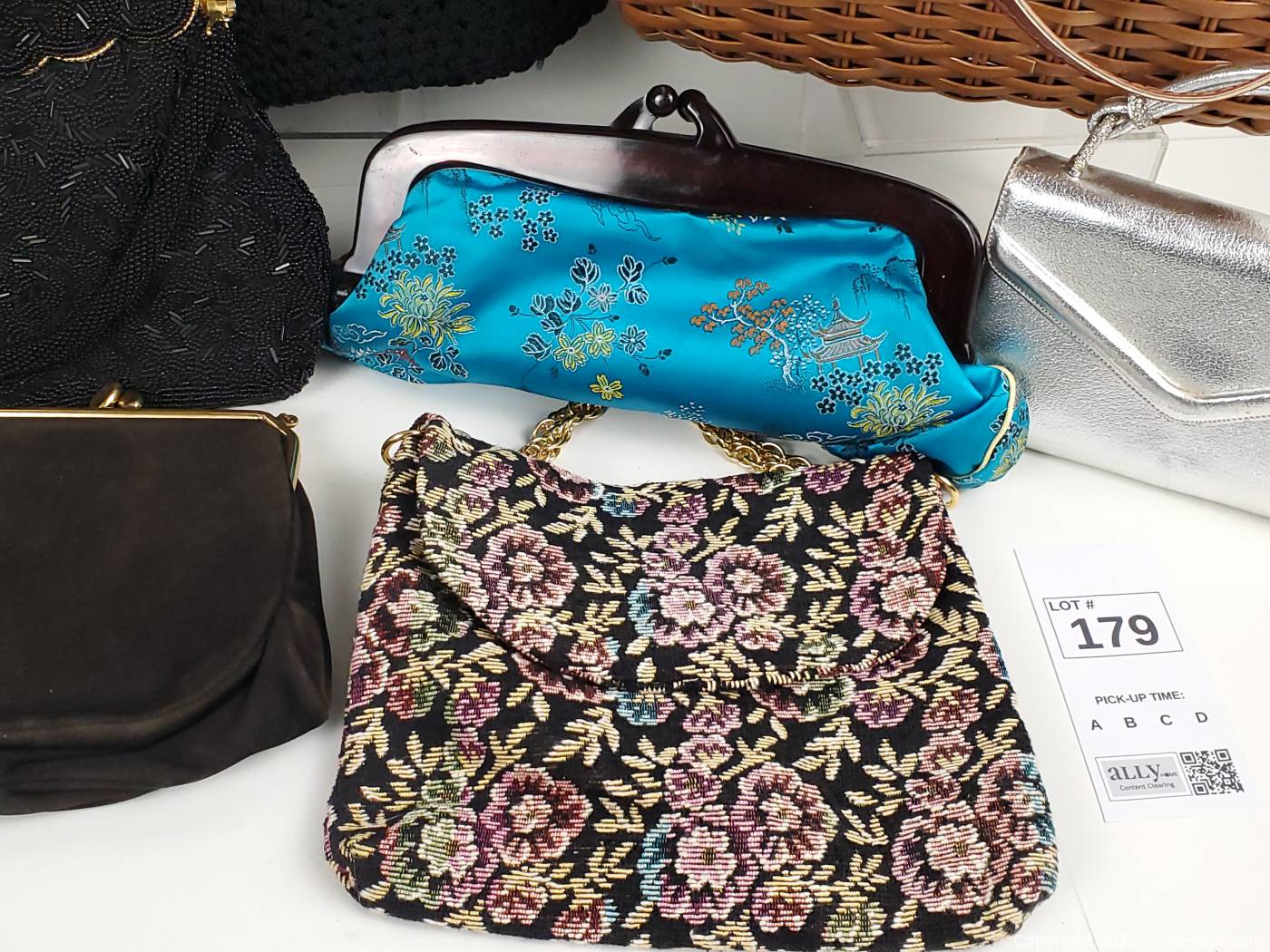 Women’s handbags, 9 pcs | Maxsold