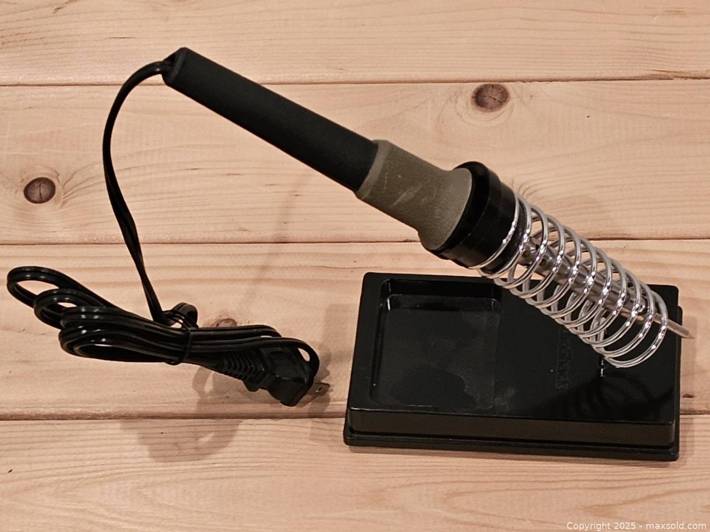 Electric Soldering Iron with Coil Stand | Maxsold