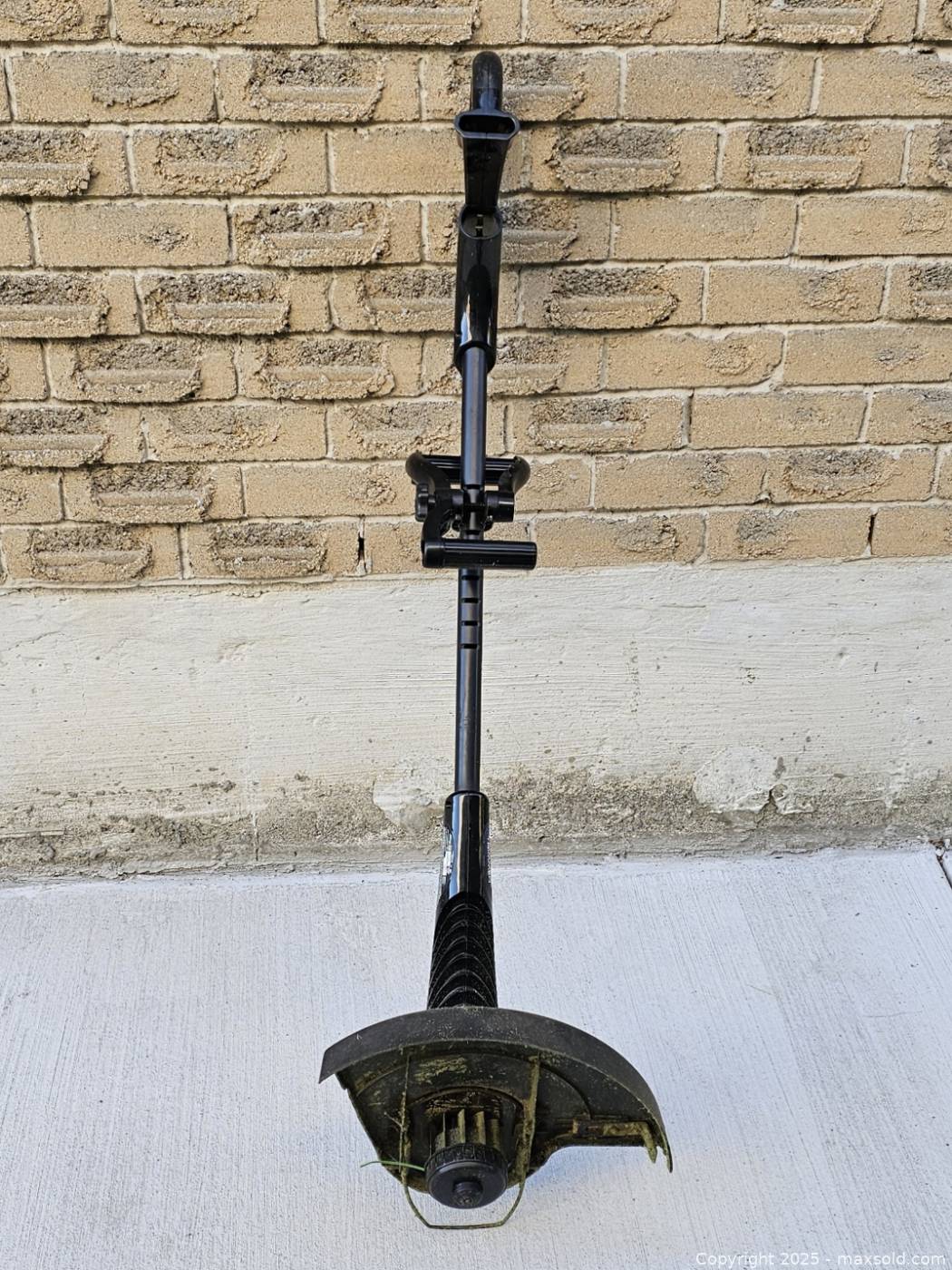 Toro corded electric string trimmer/edger | Maxsold