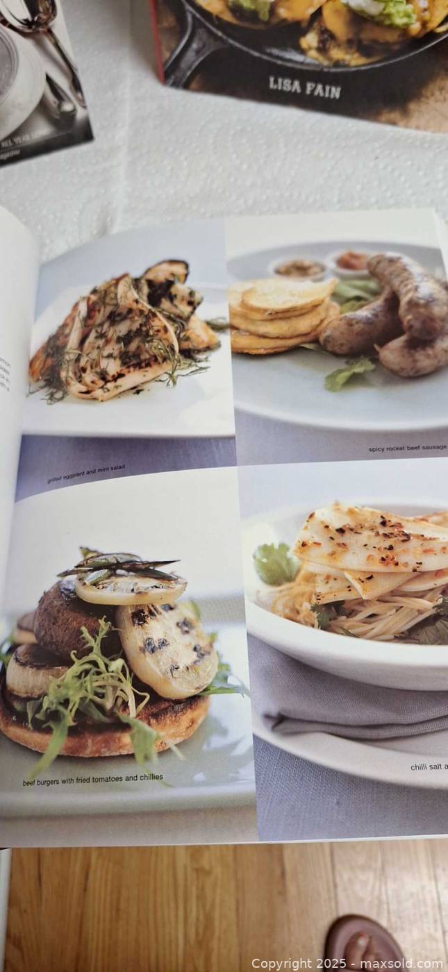 Cookbooks – 5 volumes, mixed binding | Maxsold