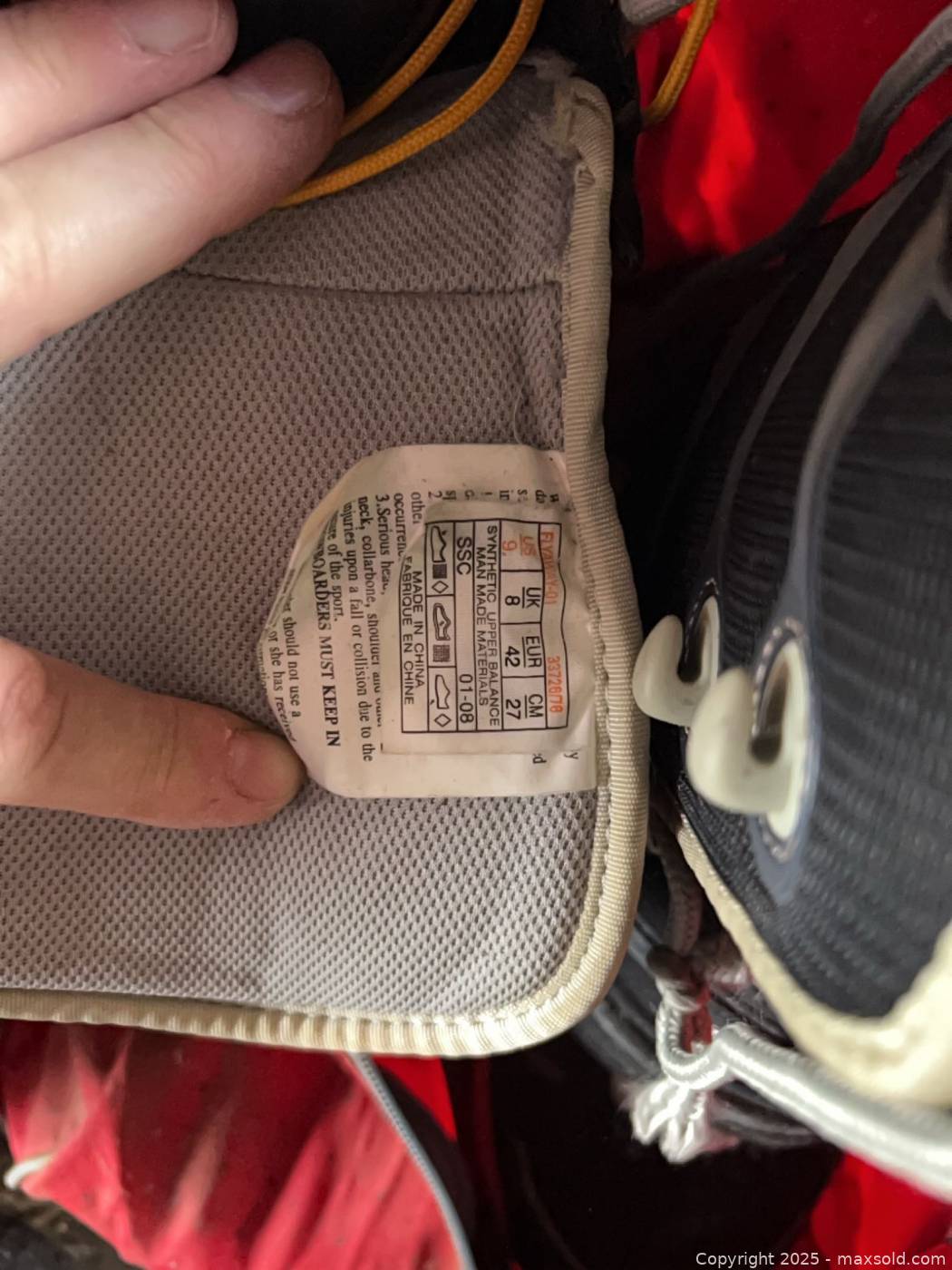 Black Earth 160 snowboard, size-9 boots, two pairs downhill skis | Maxsold