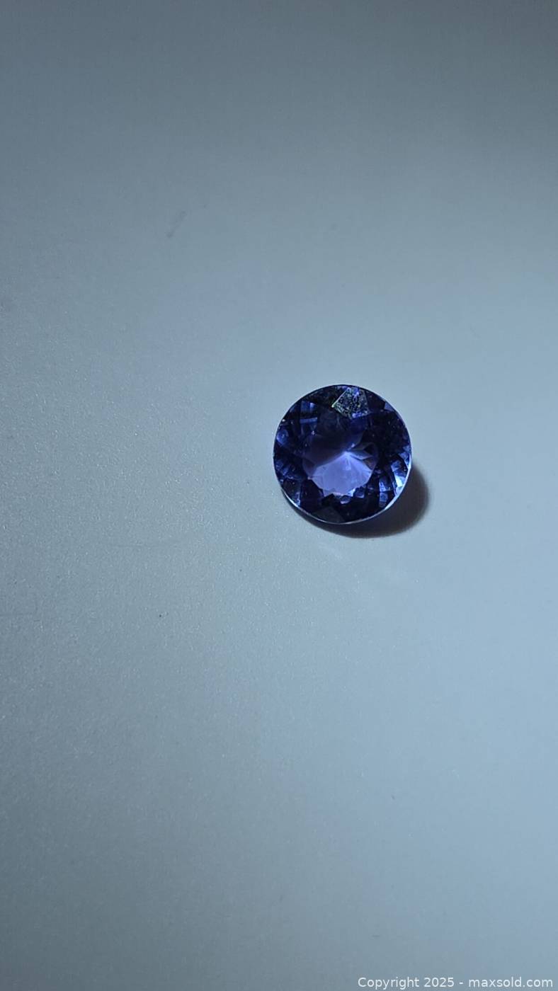 0.92ct Diamond-Cut Tanzanite Gemstone | Maxsold