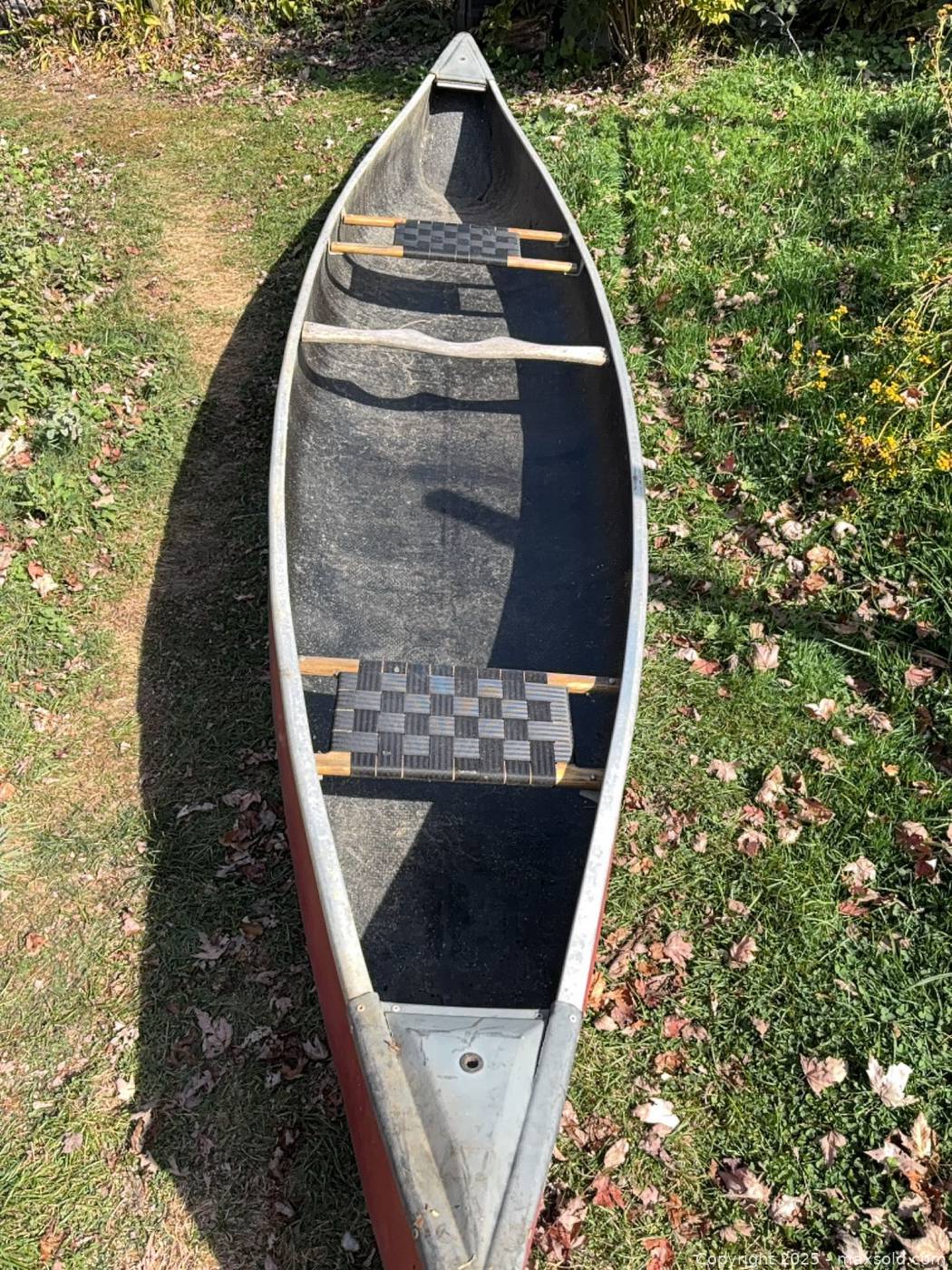 15 foot fiberglass canoe | Maxsold
