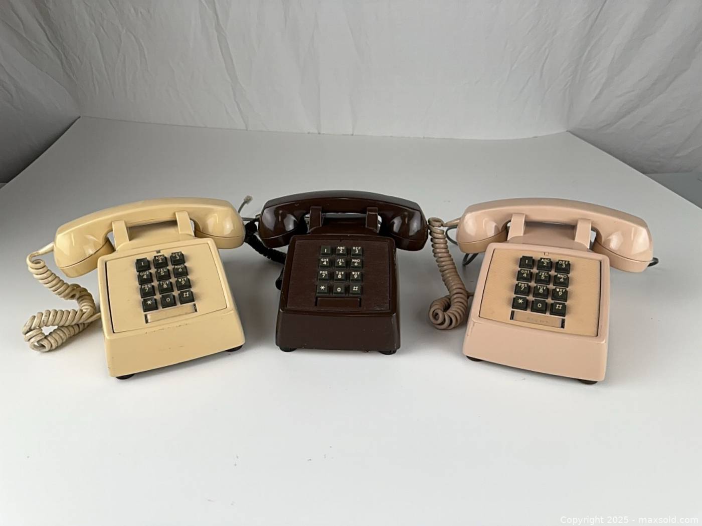 Lot of 3 ITT 2500 Series Telephones | Maxsold
