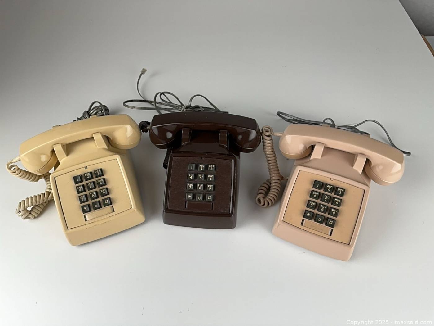 Lot of 3 ITT 2500 Series Telephones | Maxsold