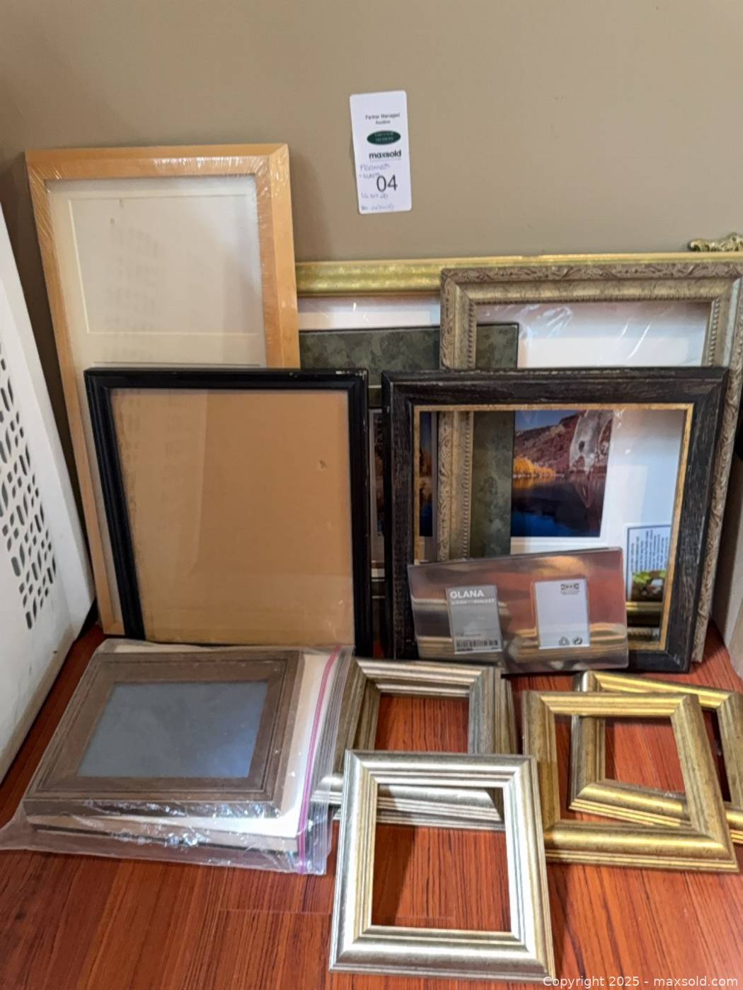Assorted Photo Frames and Mats | Maxsold