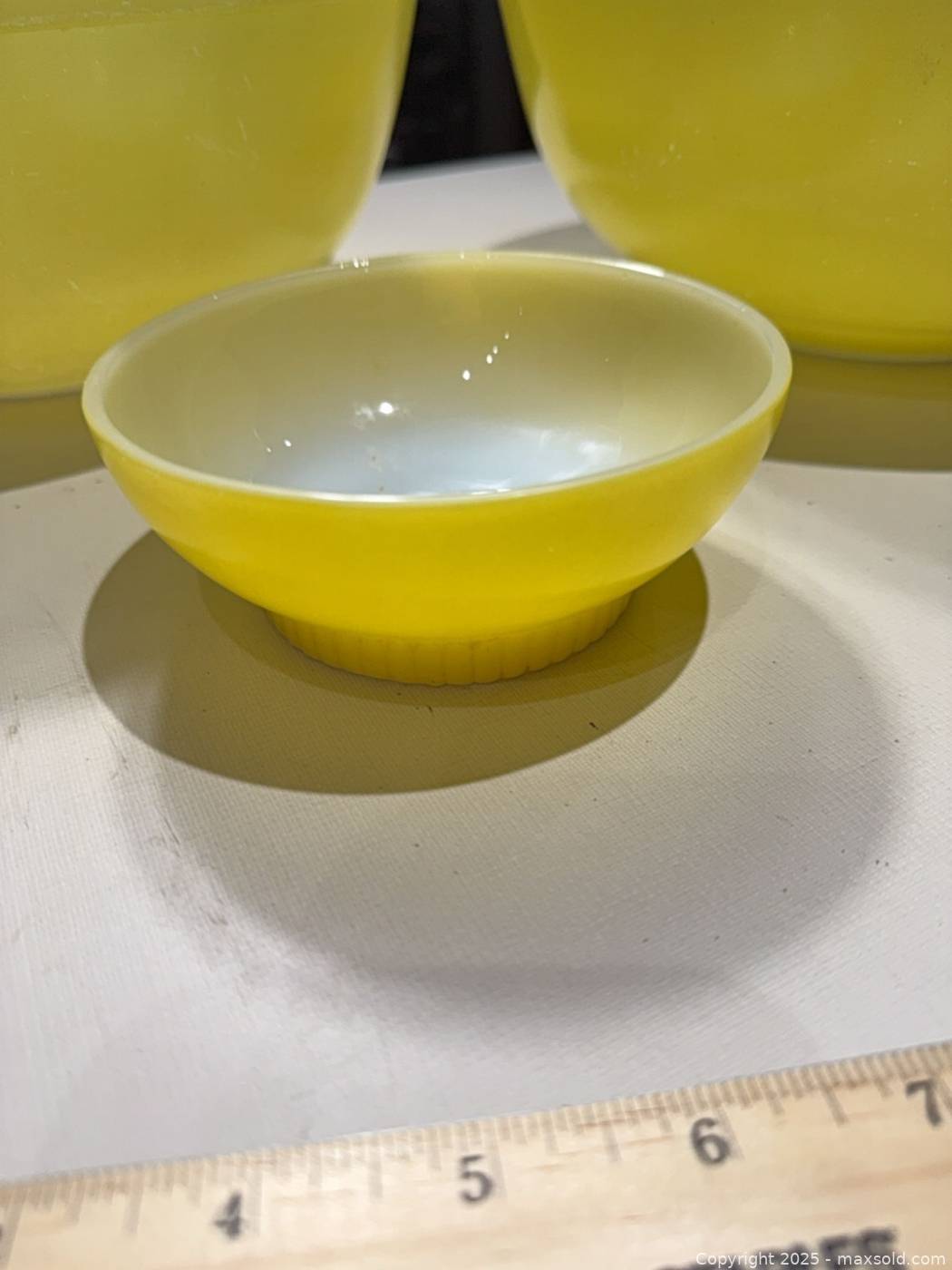Pyrex yellow milk glass mixing bowls with Fire-King custard bowl | Maxsold