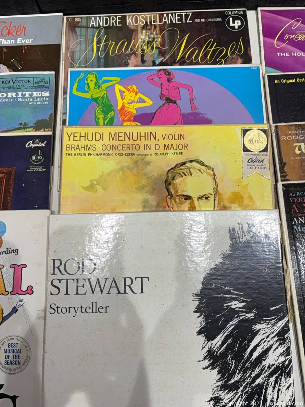 15 Vintage 12-Inch LP Records – Mixed Genres | Maxsold
