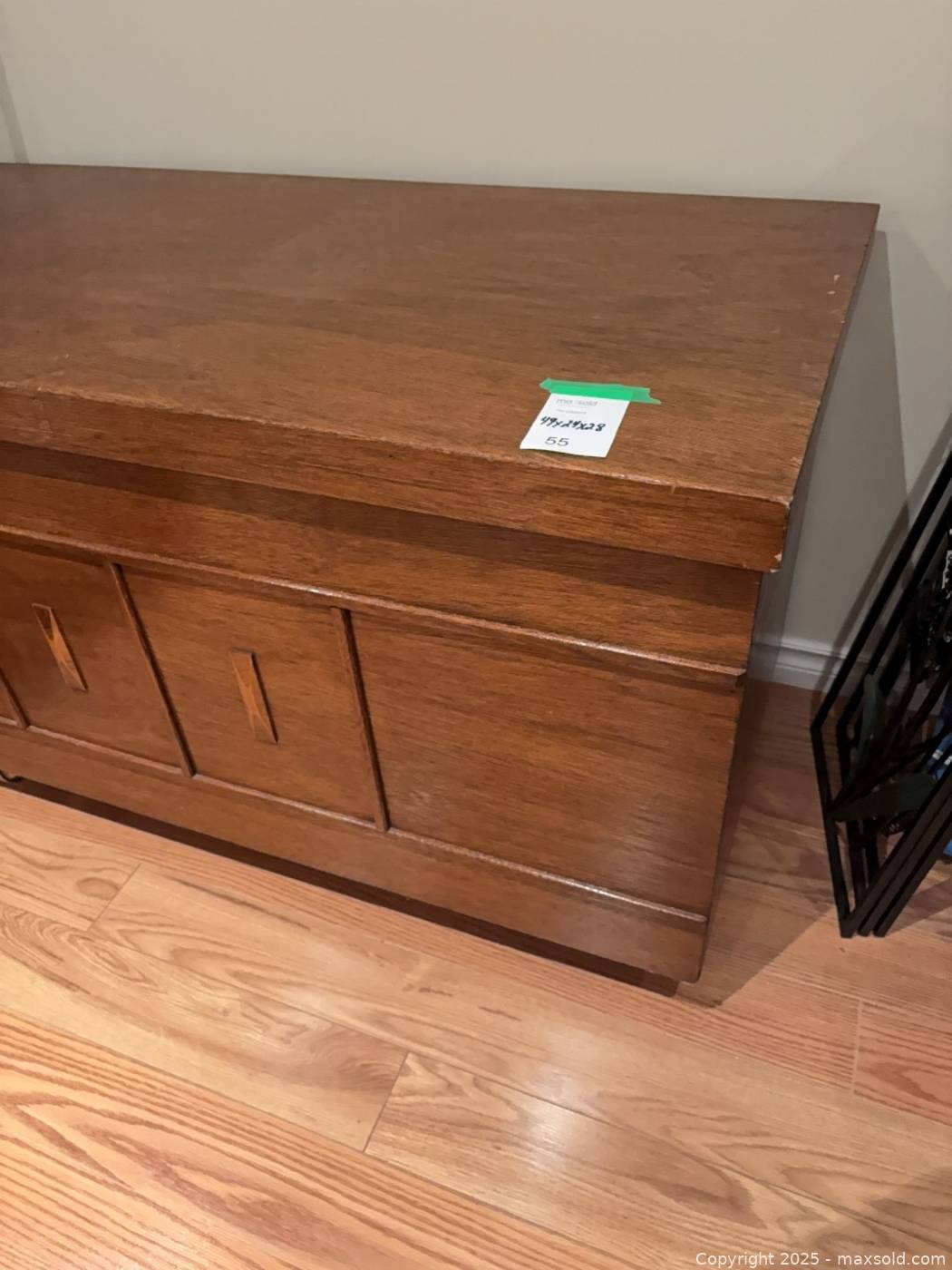 Cedar chest on casters | Maxsold