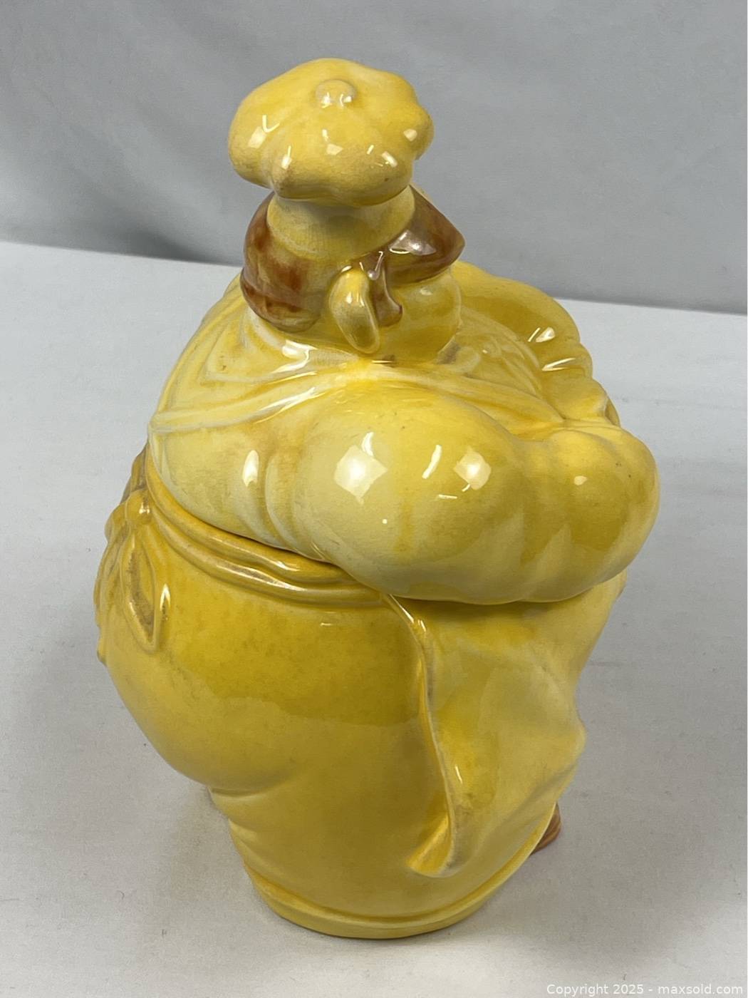 Vintage Red Wing Chef Pierre cookie jar | Maxsold