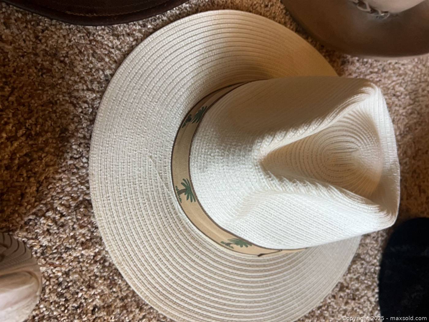 Men’s hats sizes L–XL, 8 pieces | Maxsold