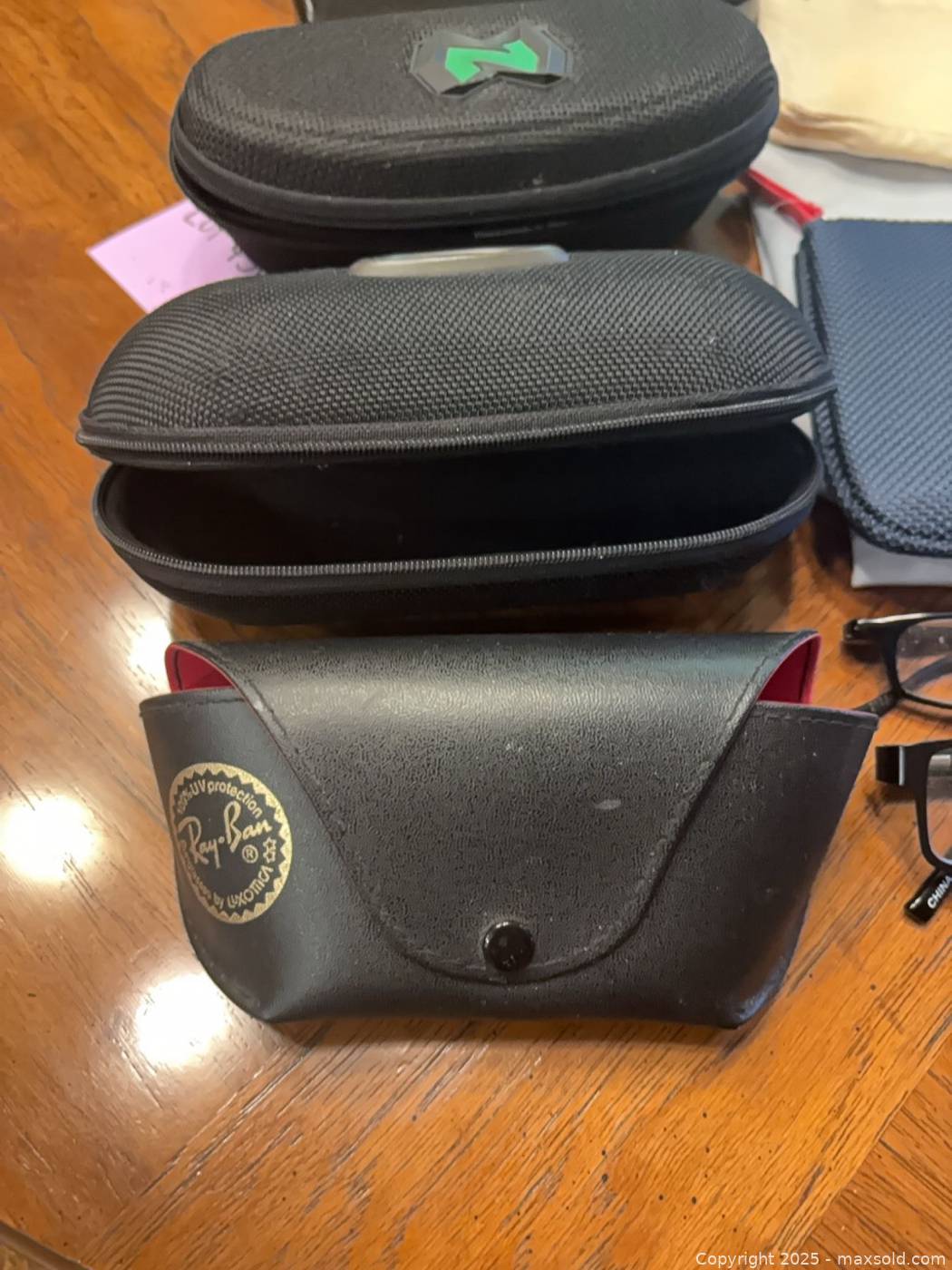 Eyeglass Cases, 2 Frames & Travel Pouches – 11 pcs | Maxsold