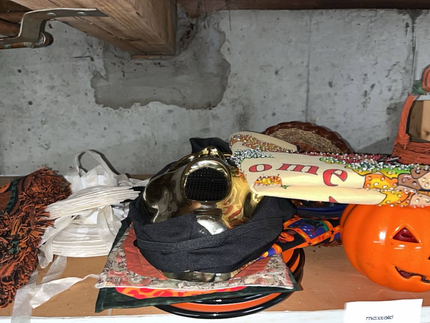 Huge assorted Halloween decor lot | Maxsold