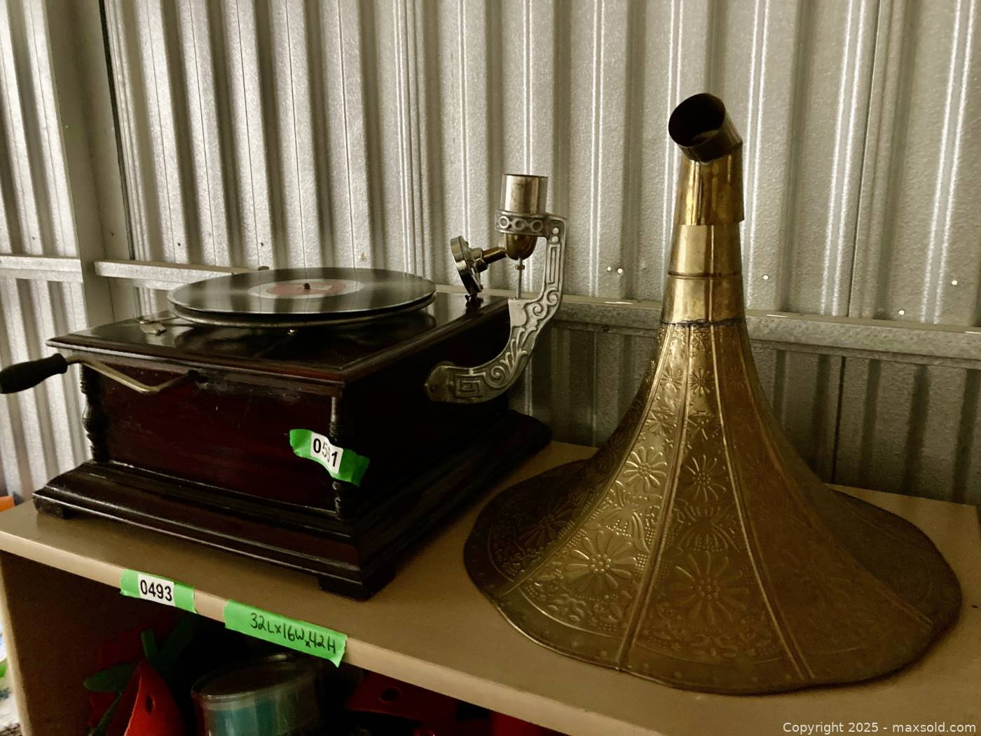 His Master's Voice tabletop gramophone with brass horn and 10-inch ...
