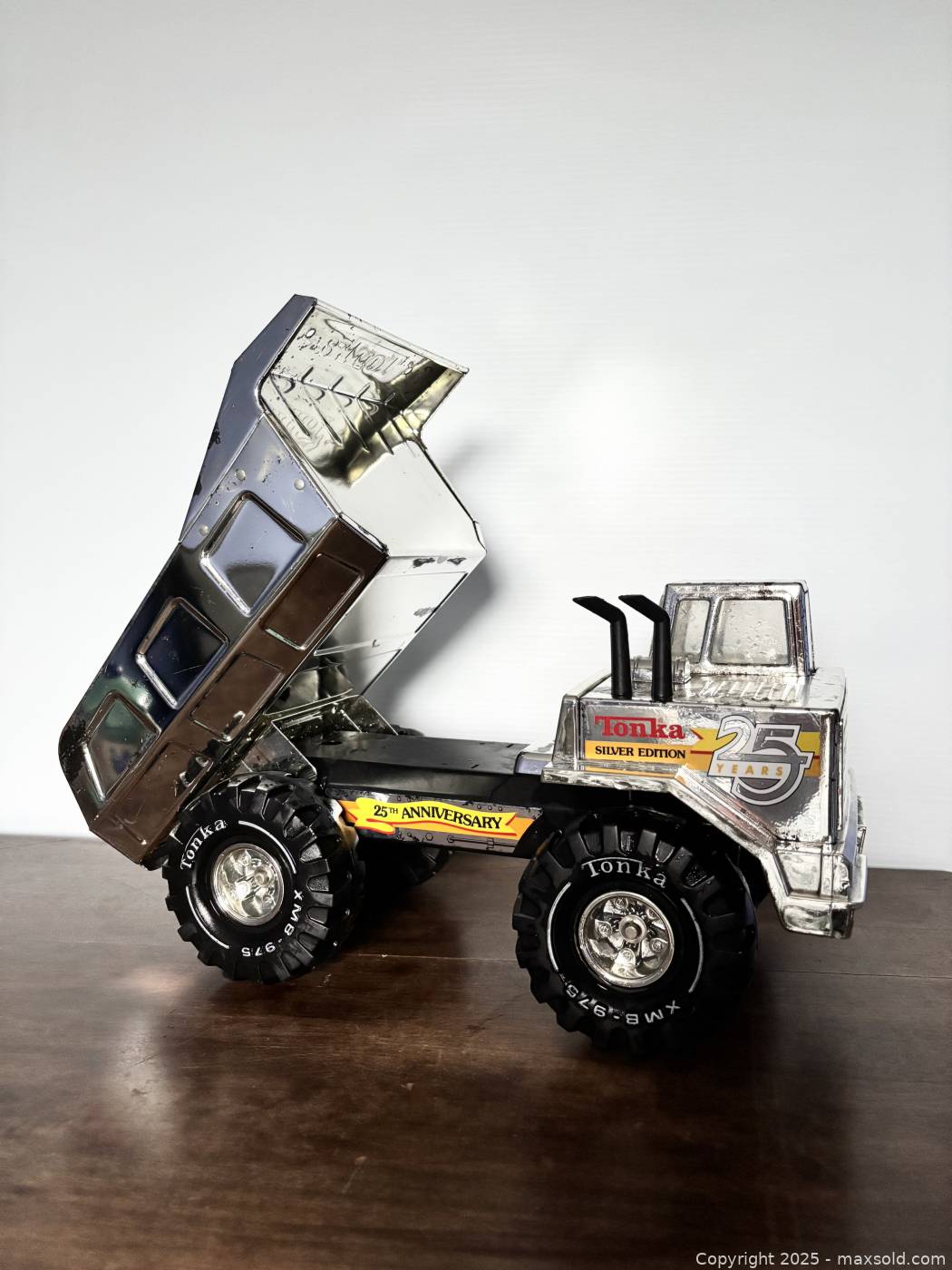 Vintage Tonka 25th Anniversary Silver Edition Mighty Dump Truck | Maxsold