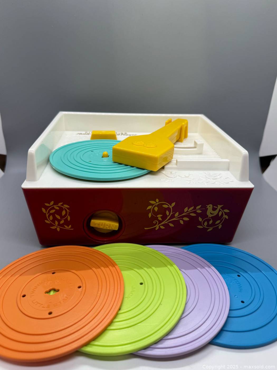 Vintage Fisher-Price Music Box Record Player with five discs | Maxsold