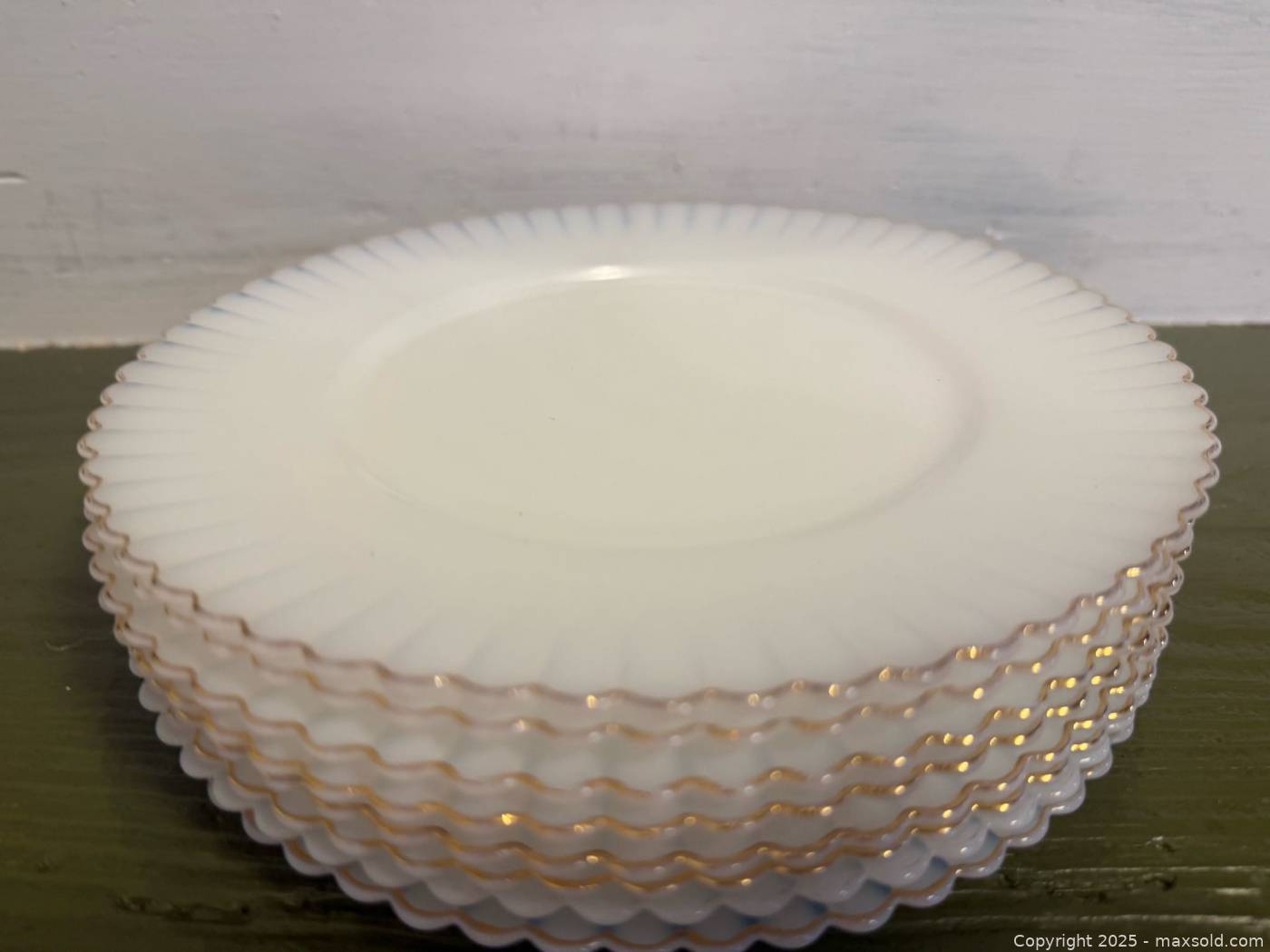 Vintage translucent scalloped plates with gold rims | Maxsold