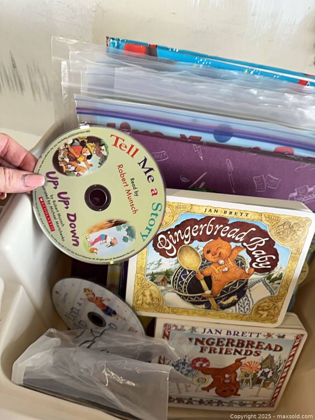 Children’s board books with some audio CDs | Maxsold
