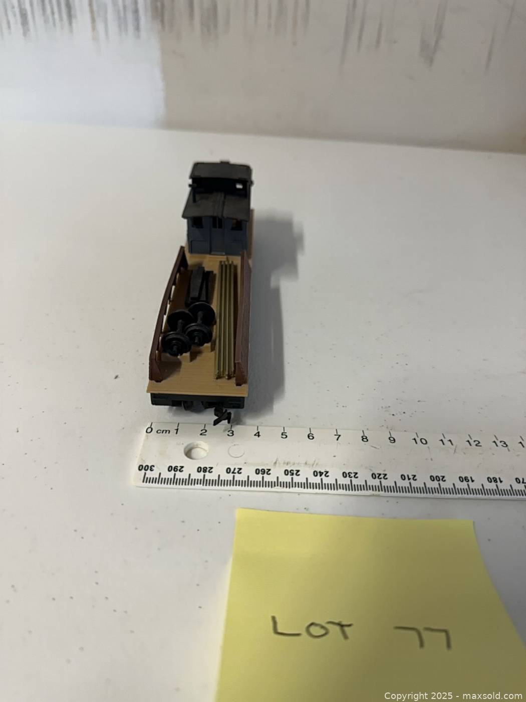 Model railroad maintenance car 932 | Maxsold