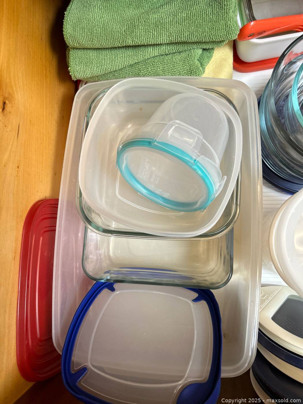 Mixed Kitchen Food Storage Containers & Accessories | Maxsold