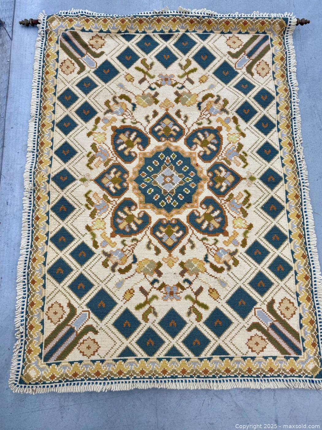 Hand-hooked wool rug wall tapestry 58" x 44" | Maxsold