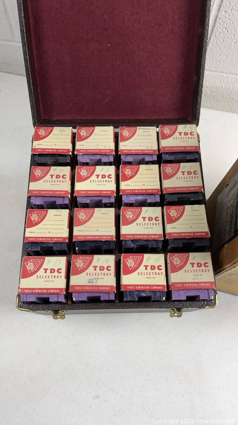 Kodak Carousel 760H slide projector with stack loader and slide box ...