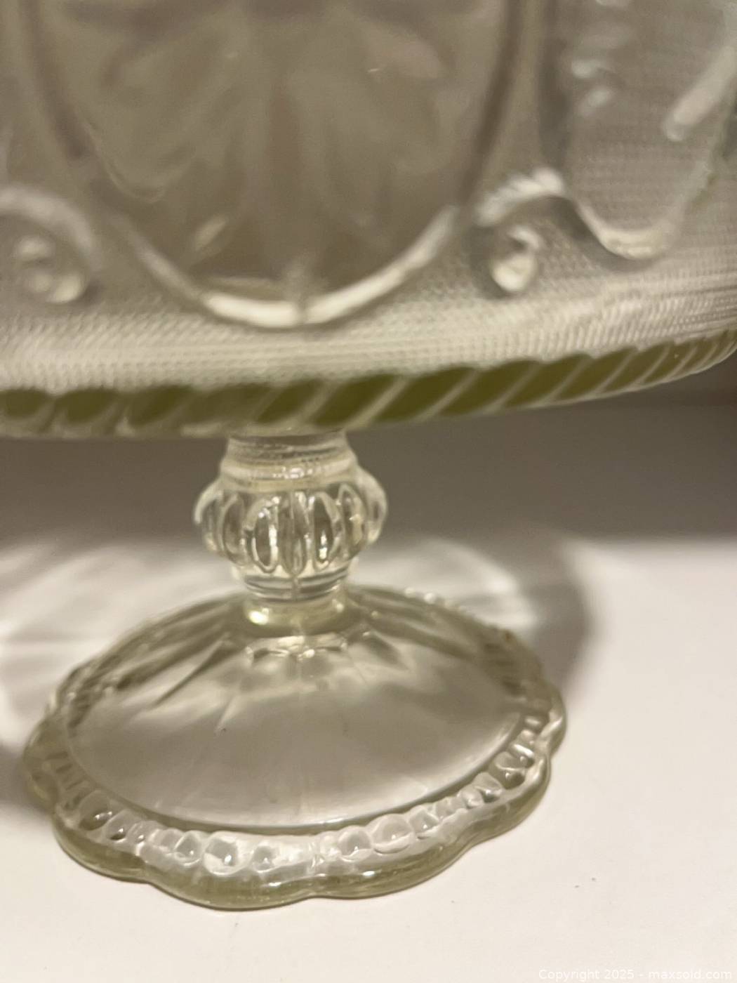 Pressed Glass Compotes & Dried Artichokes | Maxsold