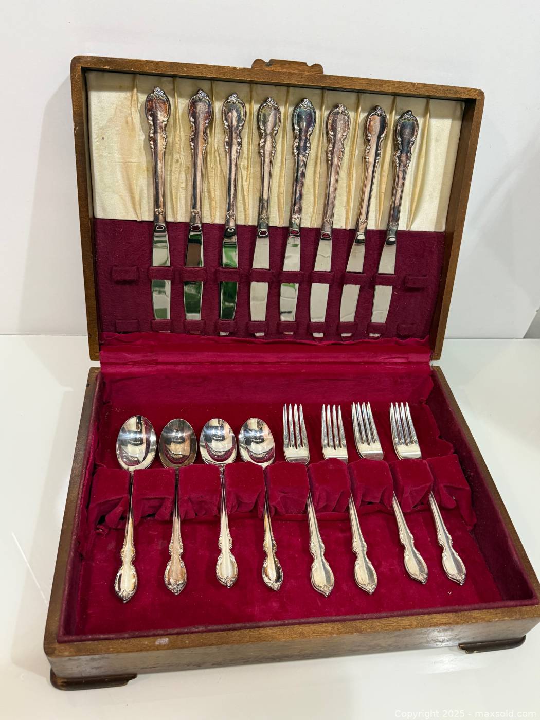 1847 Rogers Bros Reflection silverplate flatware set with storage chest ...