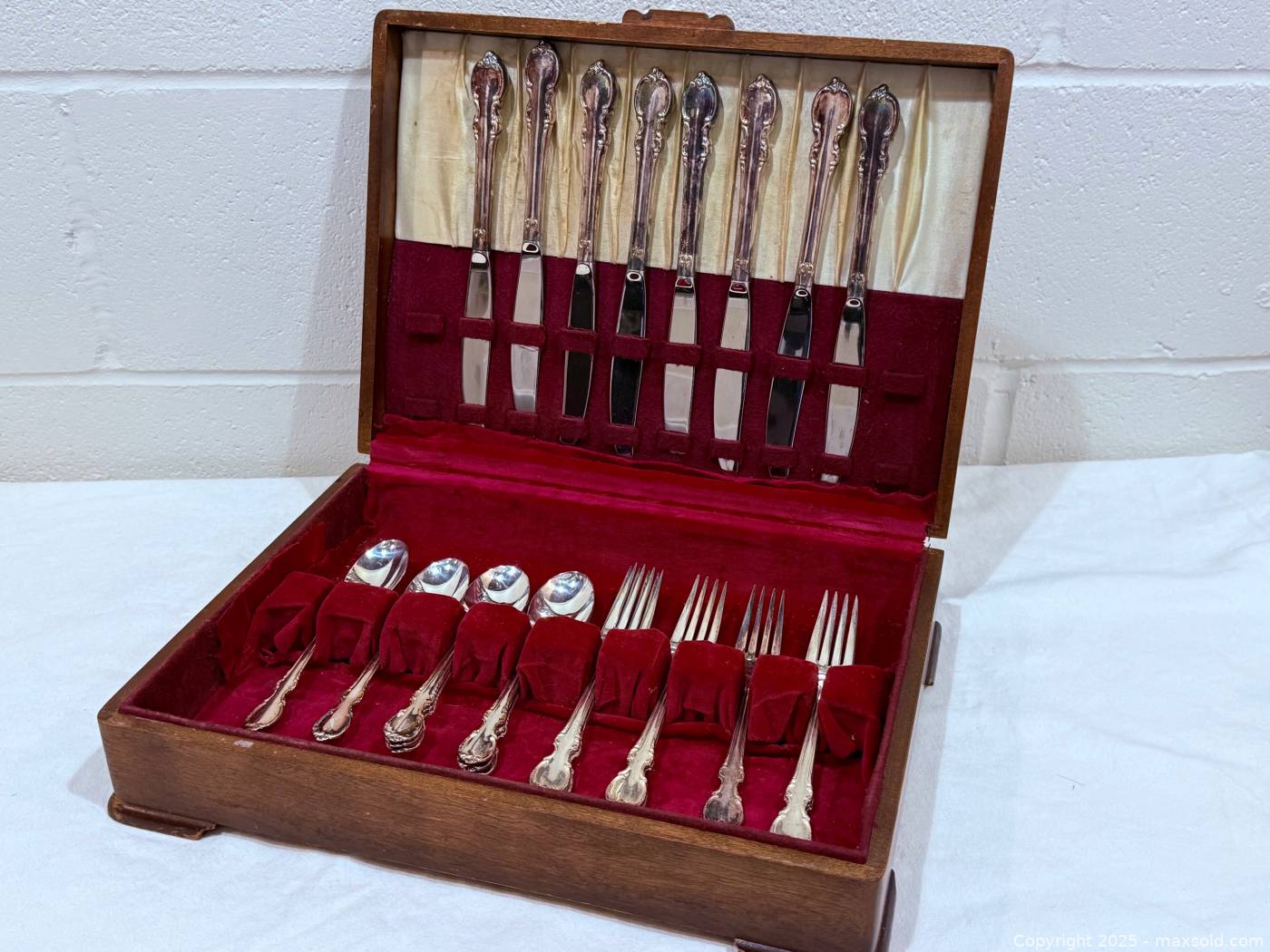 1847 Rogers Bros Reflection silverplate flatware set with storage chest ...