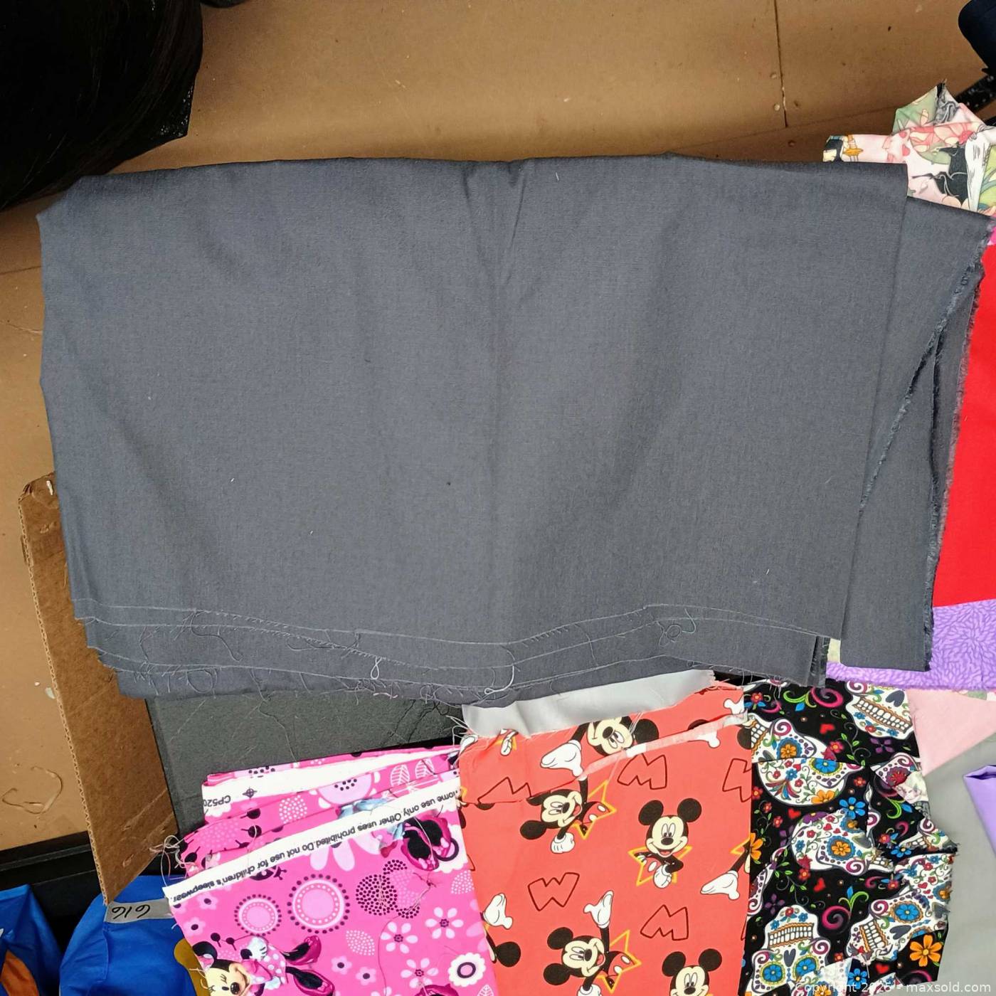 Assorted fabric pieces various patterns | Maxsold