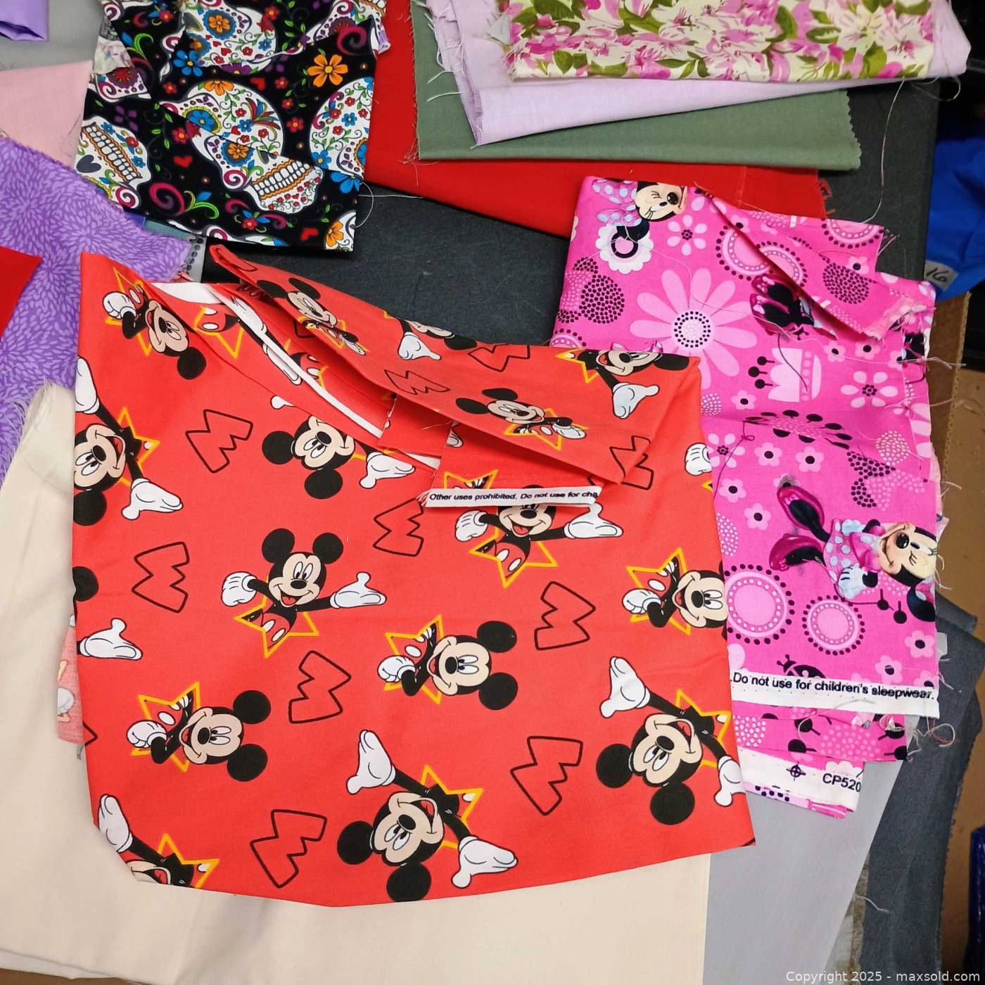 Assorted fabric pieces various patterns | Maxsold