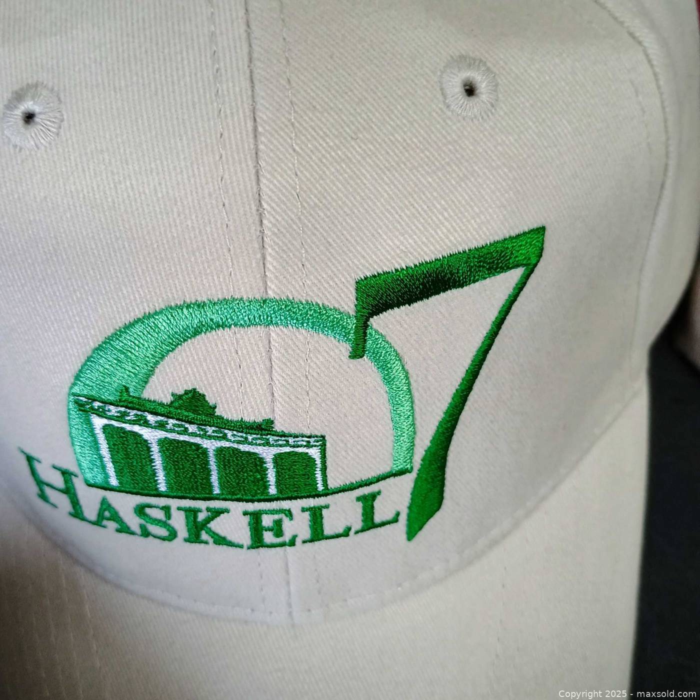 Lot of 11 adjustable baseball hats | Maxsold