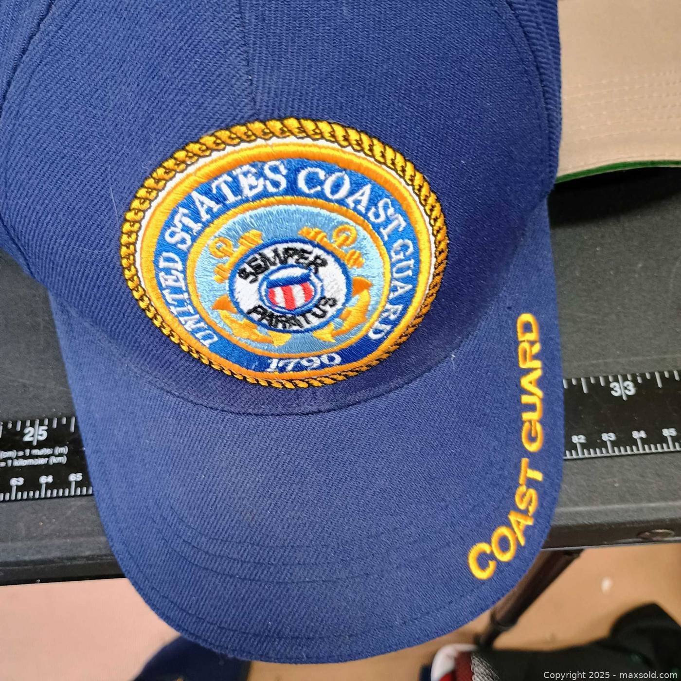 Lot of 11 adjustable baseball hats | Maxsold